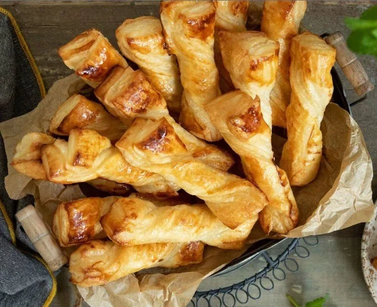 Puff pastry bows in Air Fryer - Recipes Airfryer